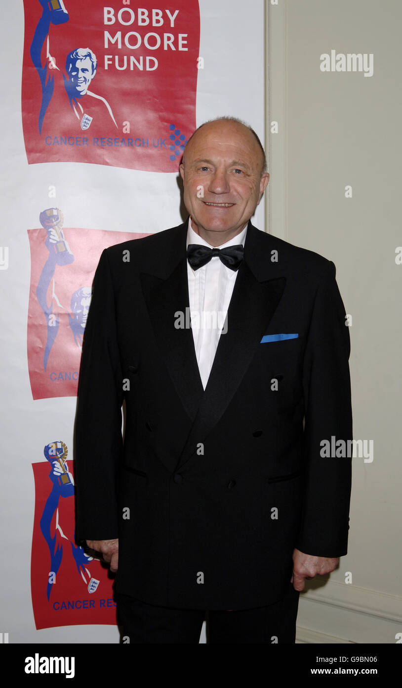 George cohen mbe hi-res stock photography and images - Alamy