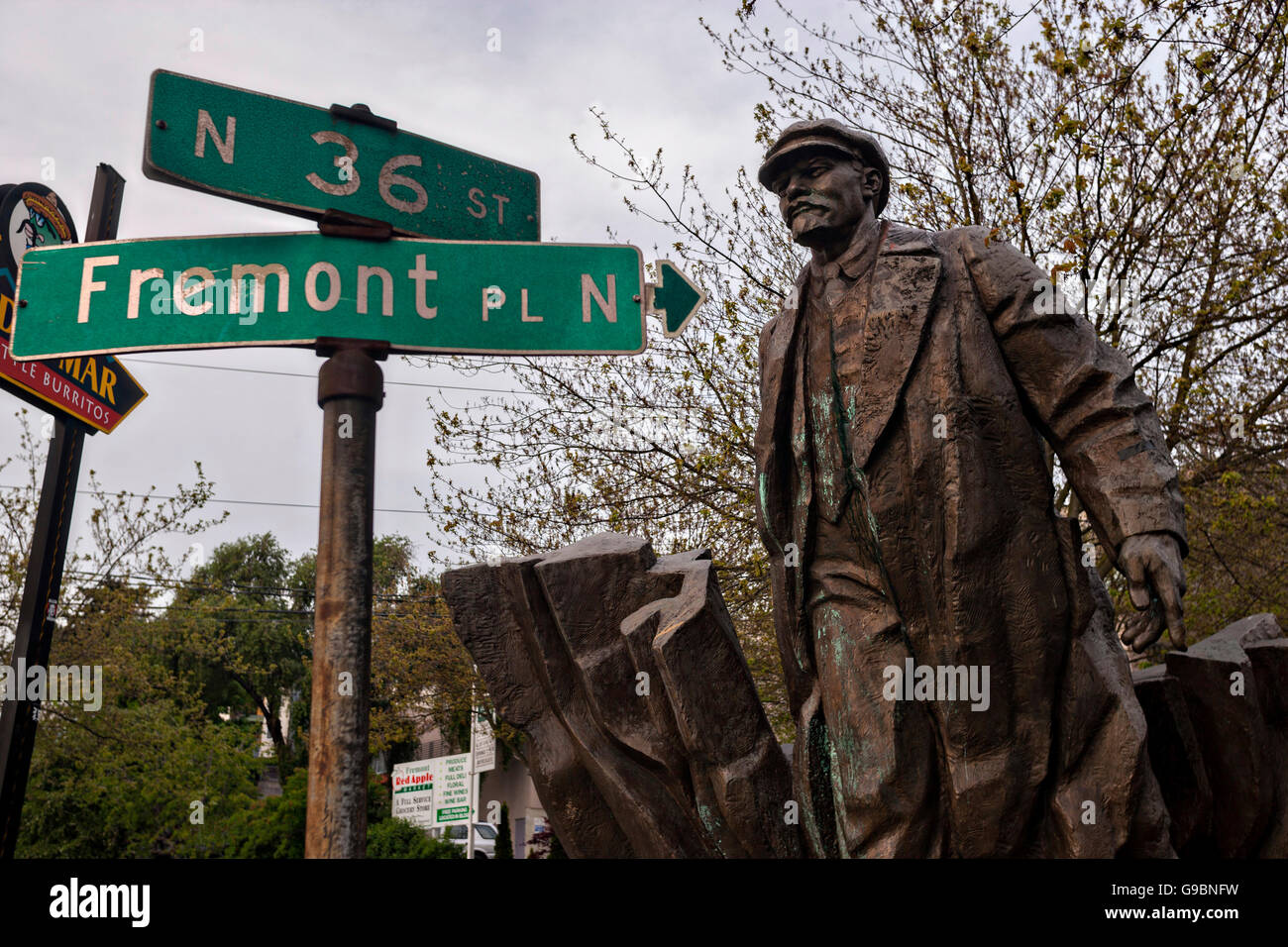 A 16-foot bronze sculpture of Communist revolutionary Vladimir Lenin ...