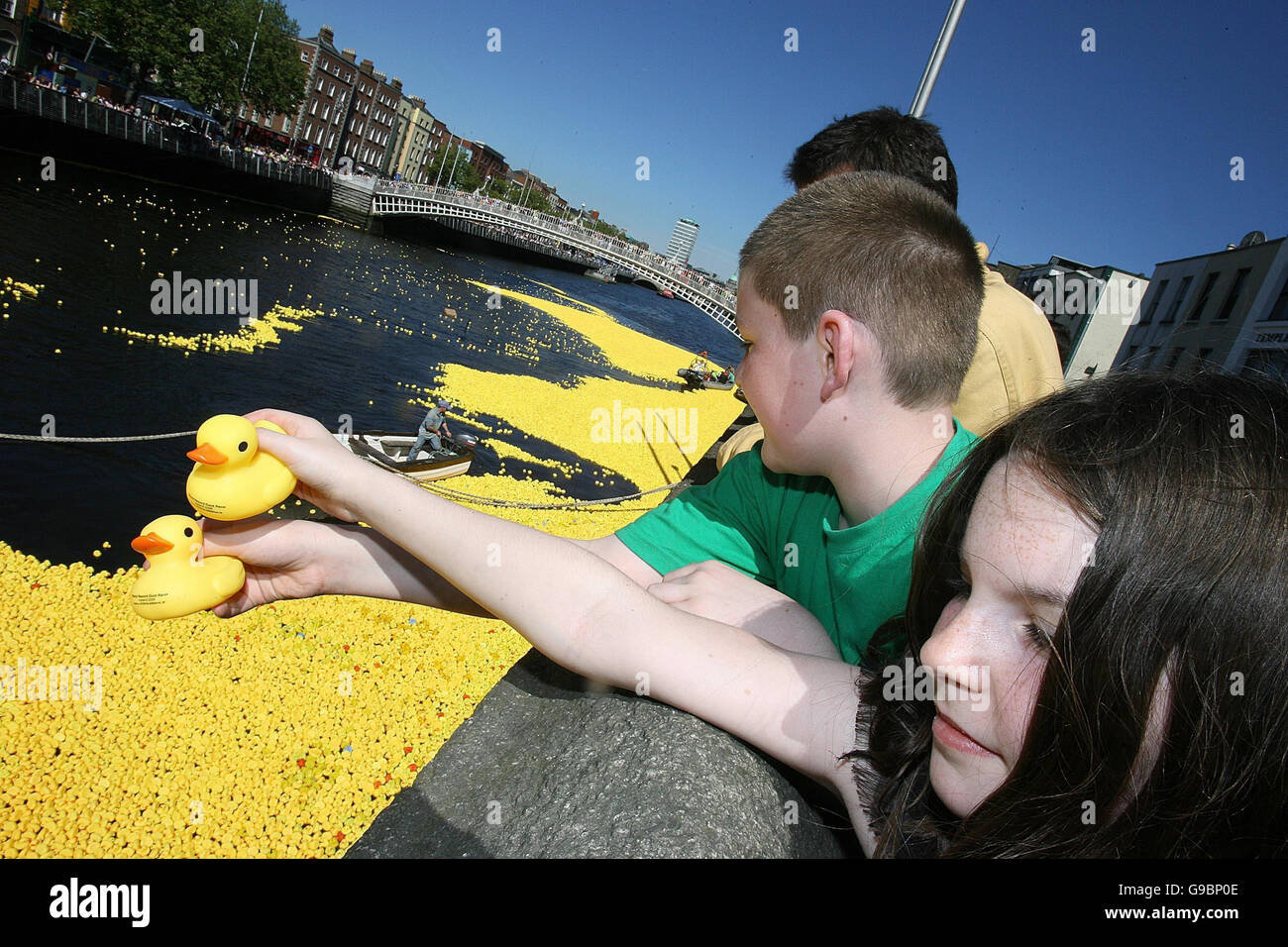 Worlds largest duck race hi-res stock photography and images - Alamy