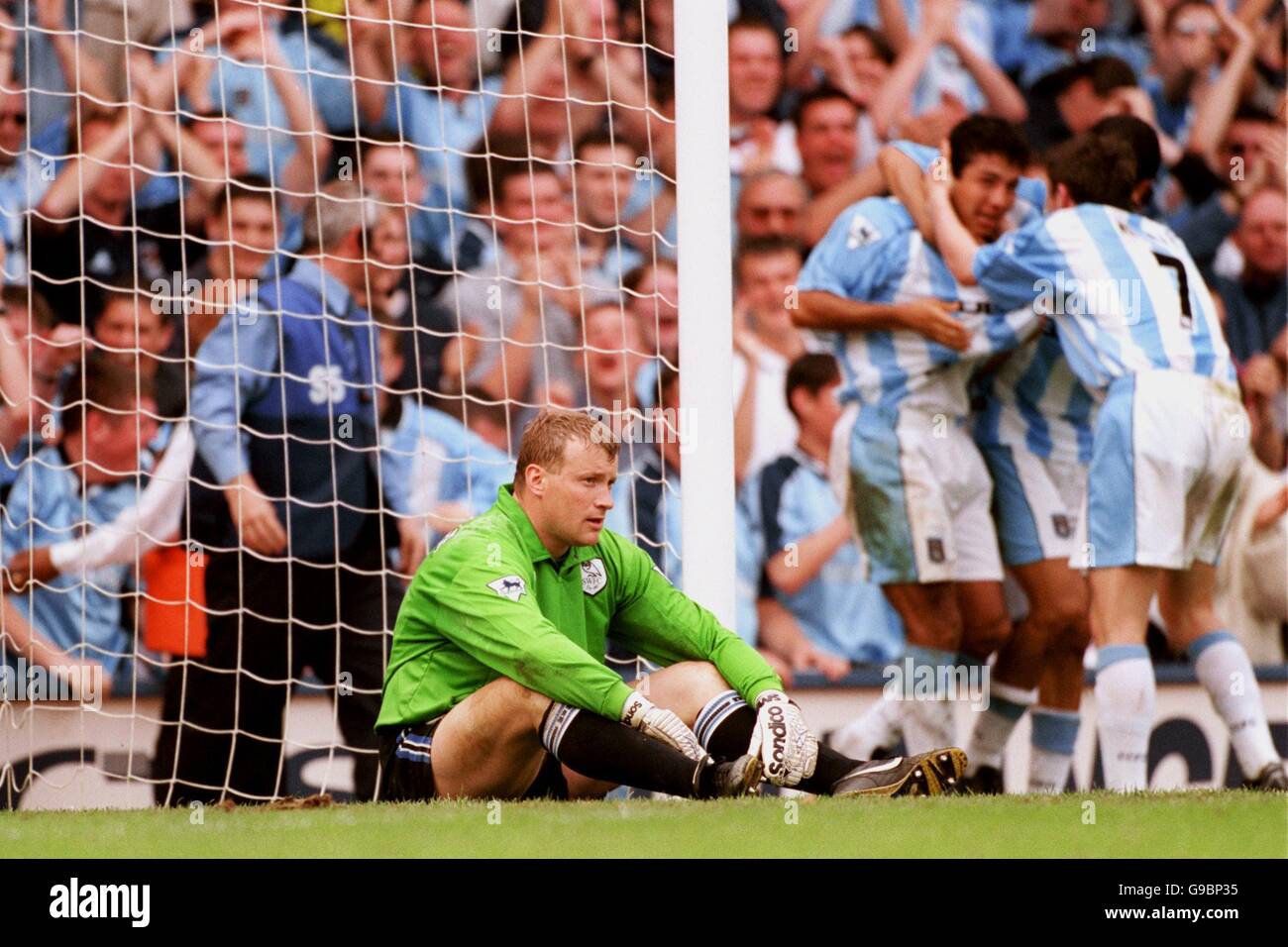 Sheffield wednesdays kevin pressman hi-res stock photography and images ...