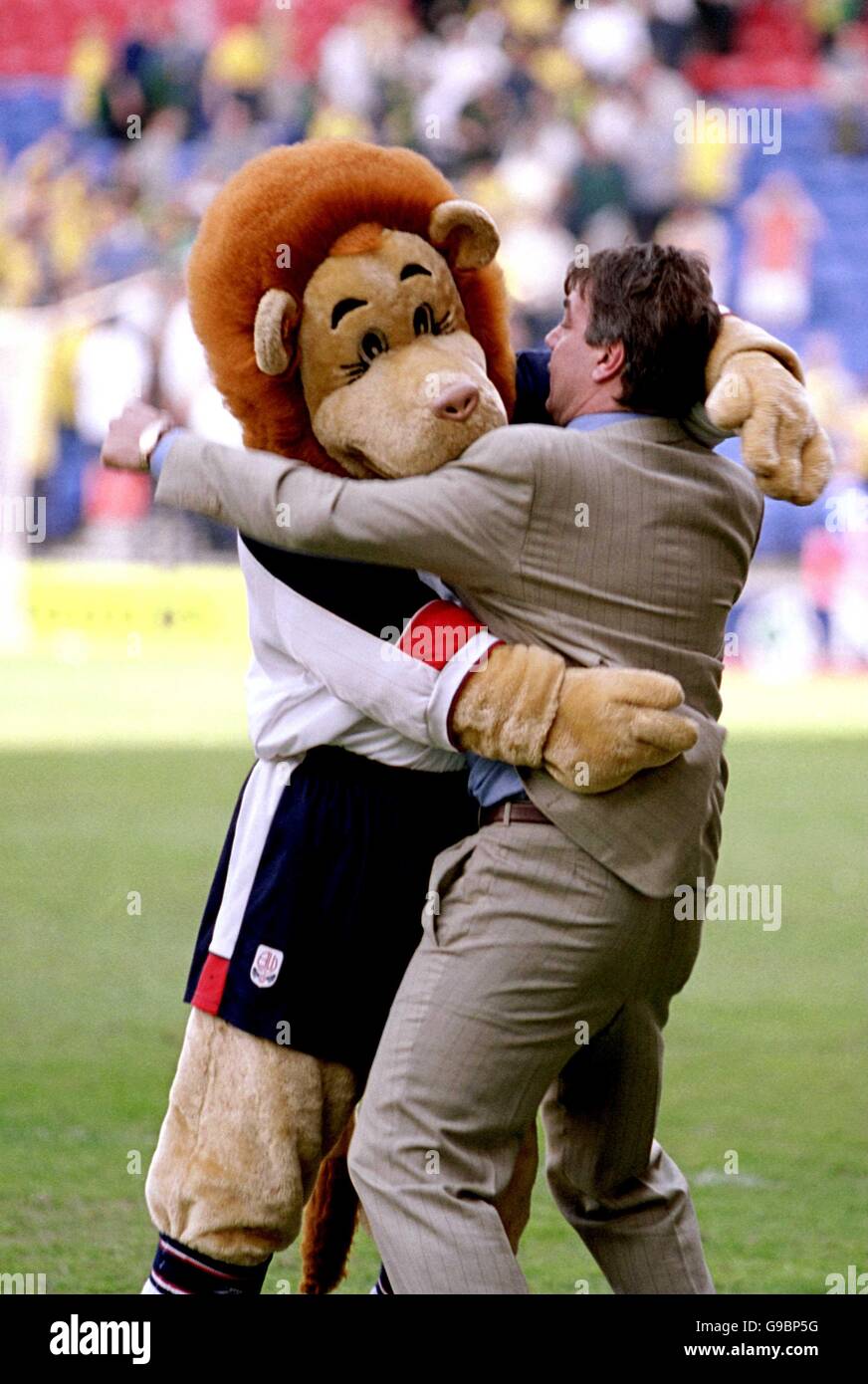 Bolton wanderers mascot lofty lion hi-res stock photography and images ...