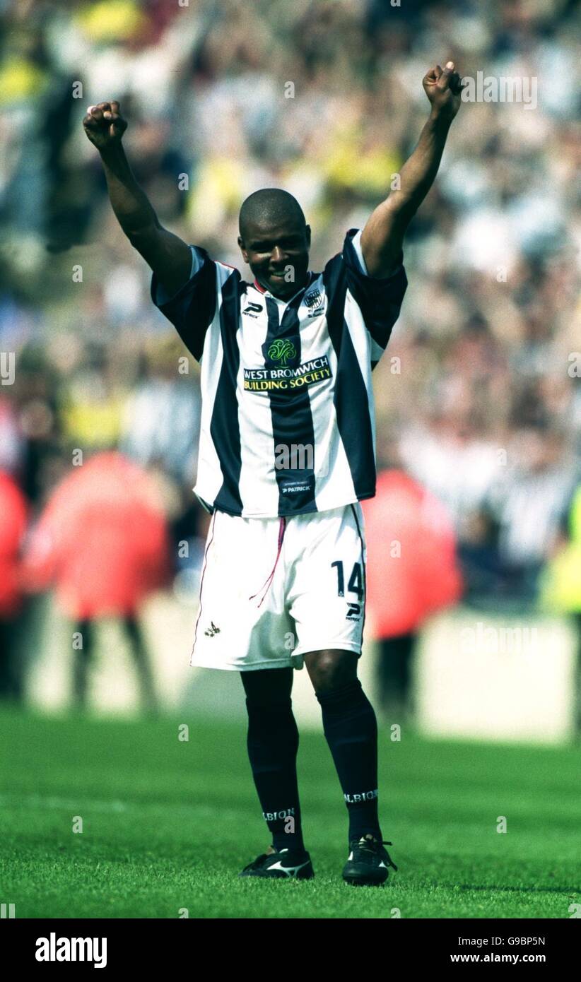 Des lyttle west bromwich albion hi-res stock photography and images - Alamy