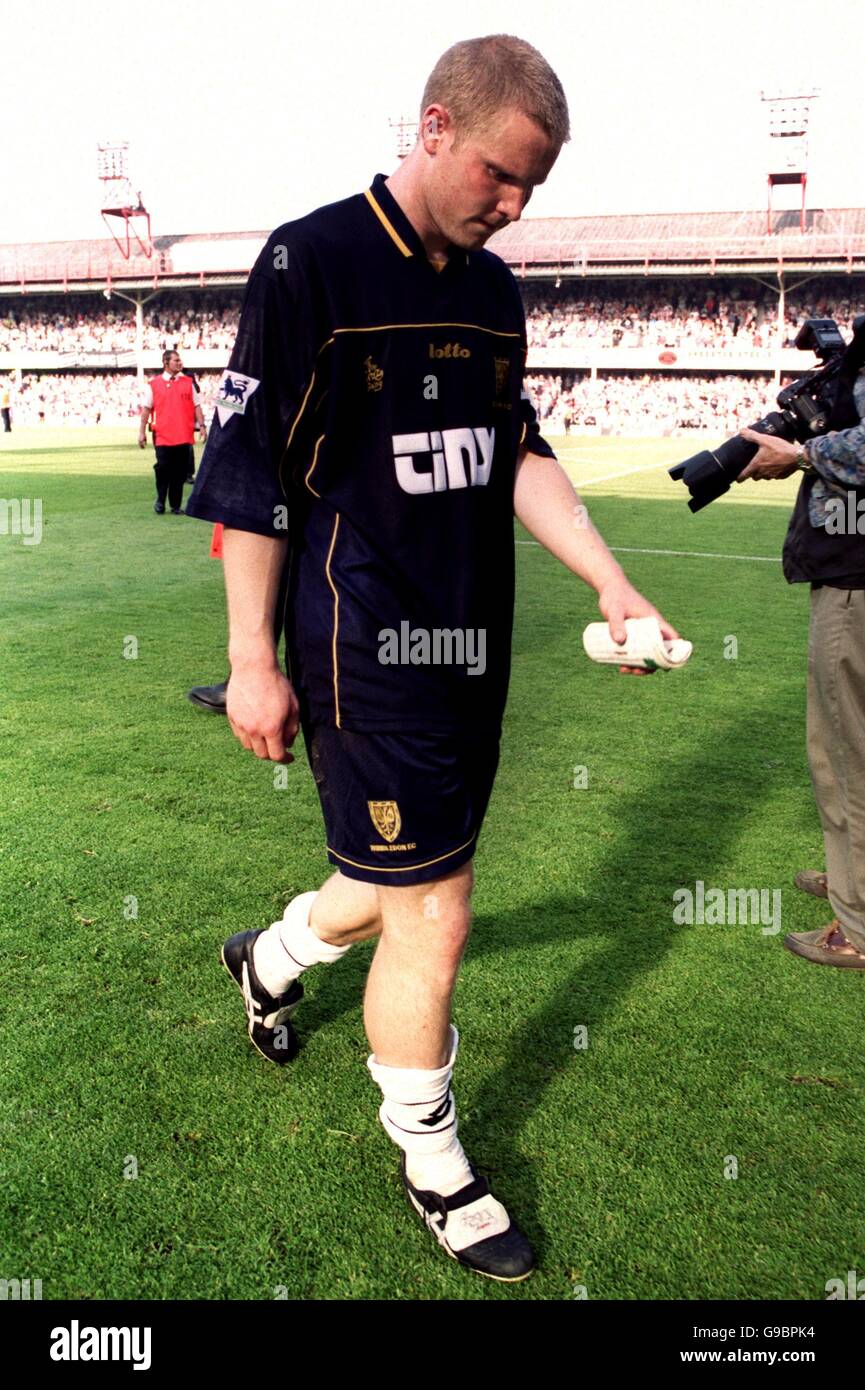 Wimbledon thatcher hi-res stock photography and images - Alamy