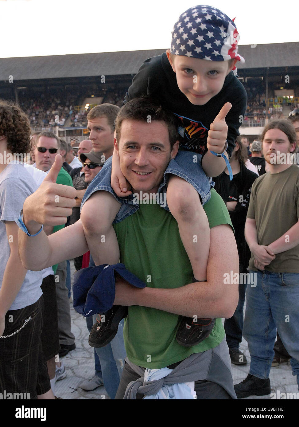 Who plays mechanic jimmy doyle in fair city hi-res stock photography ...