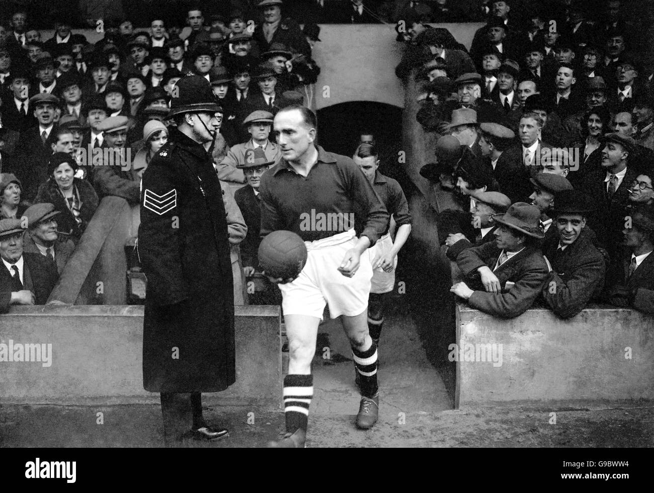 Arsenal captain Black and White Stock Photos & Images - Alamy