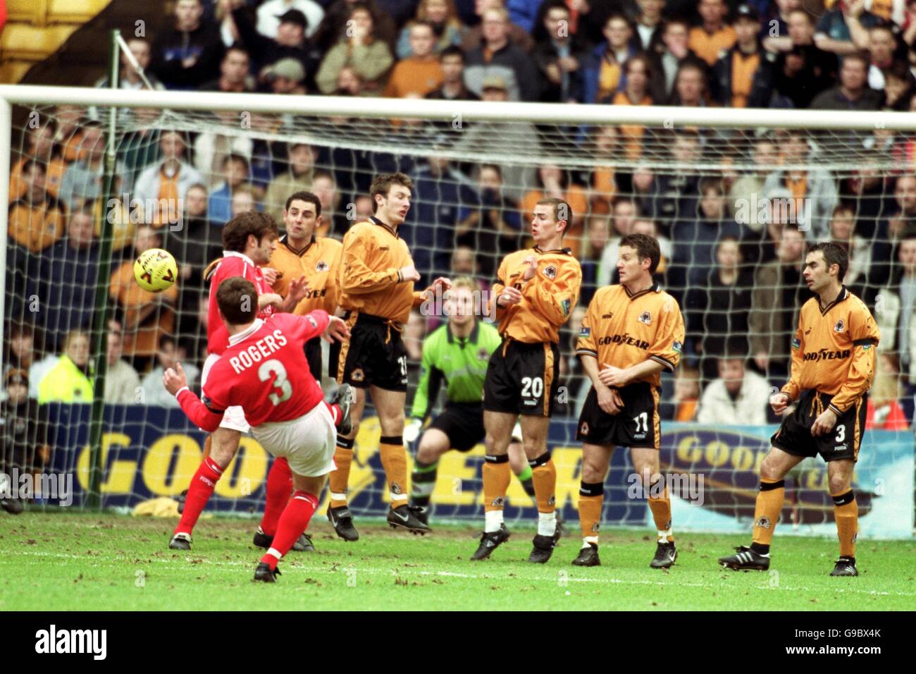Nottingham forests alan rogers in action hi-res stock photography and ...