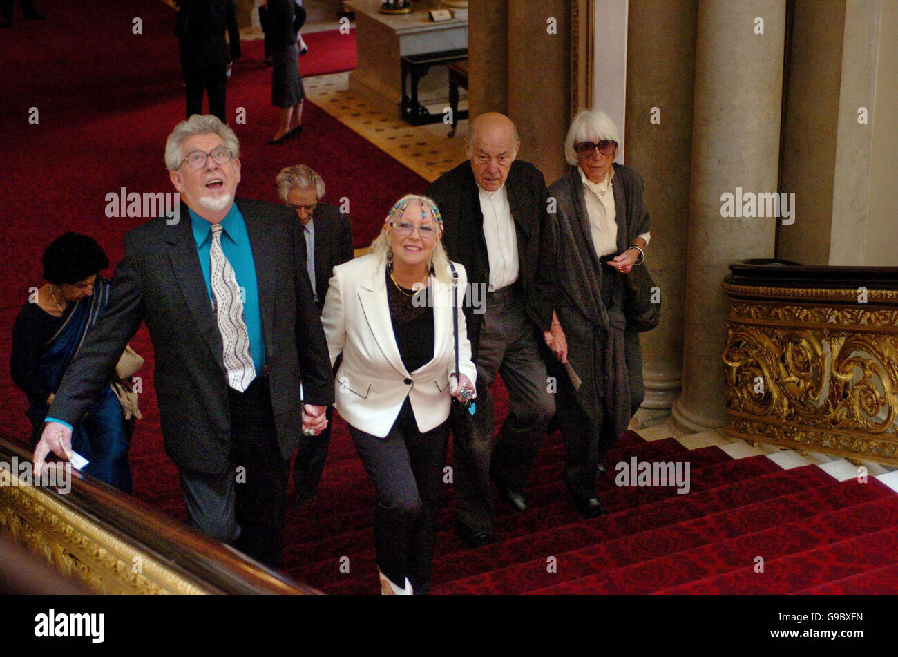 Rolf harris queen hi-res stock photography and images - Alamy