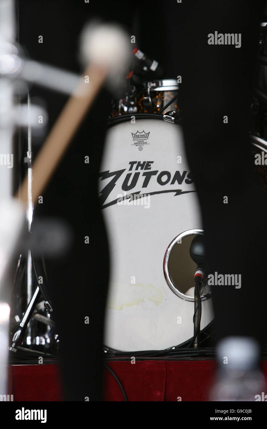 Zutons Performing On Stage High Resolution Stock Photography and Images ...