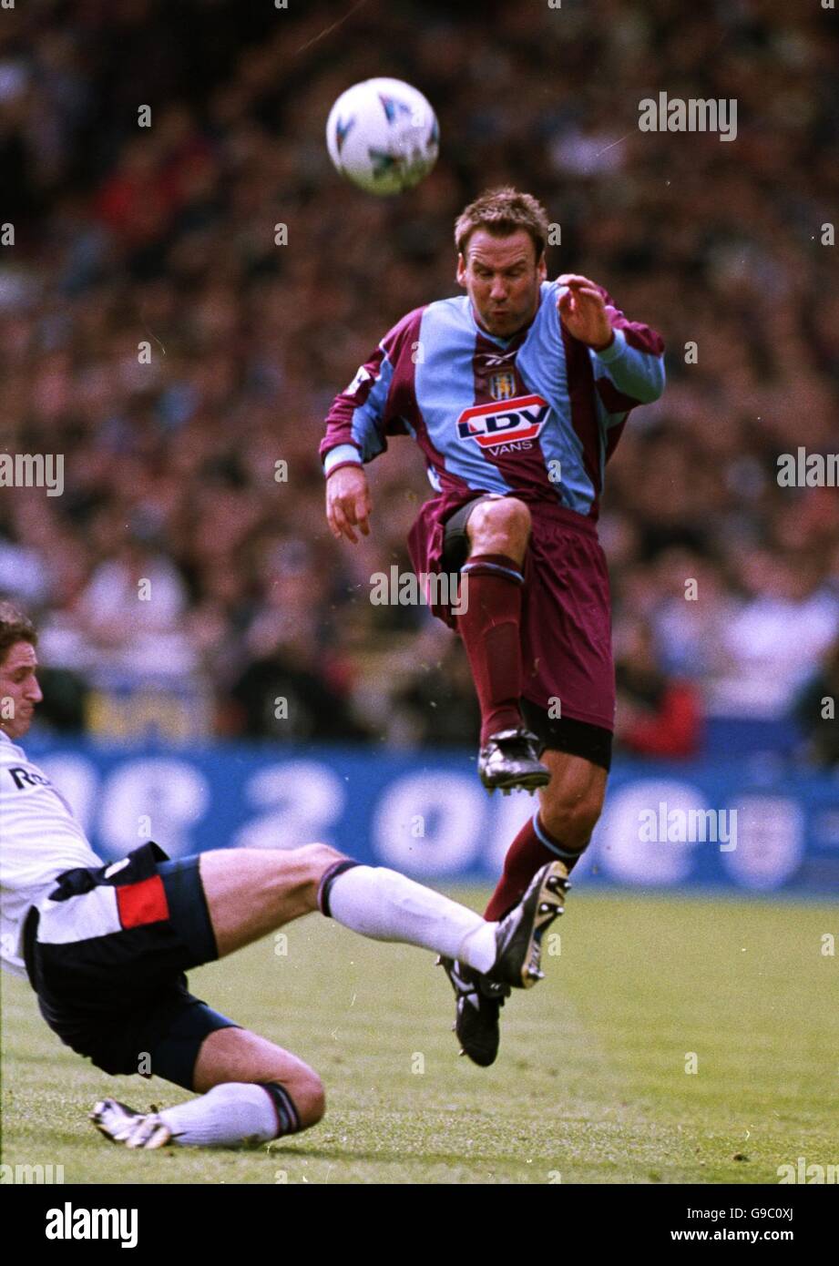 Bolton wanderers robbie elliott hi-res stock photography and images - Alamy