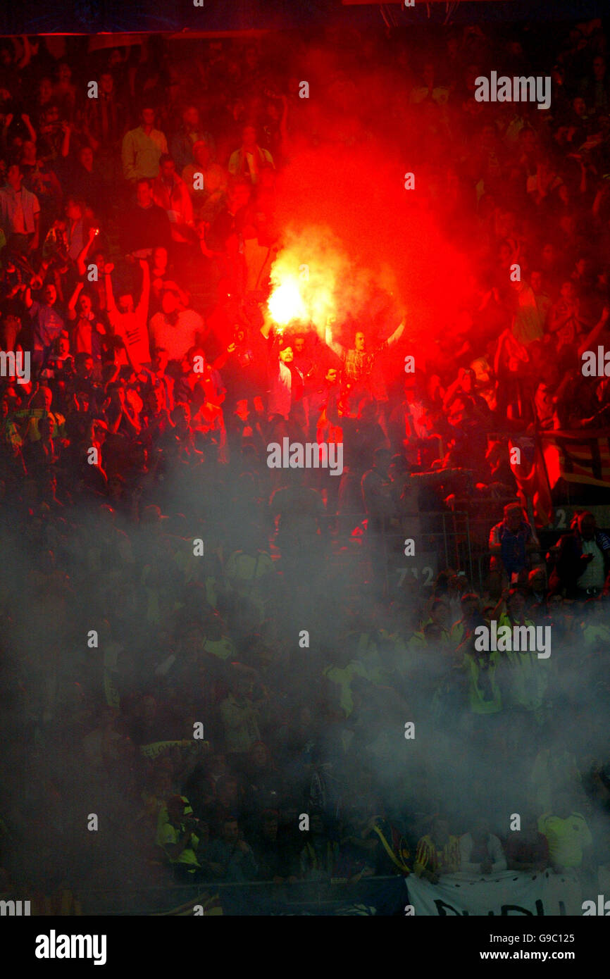 Barcelona fans with flares hi-res stock photography and images - Alamy