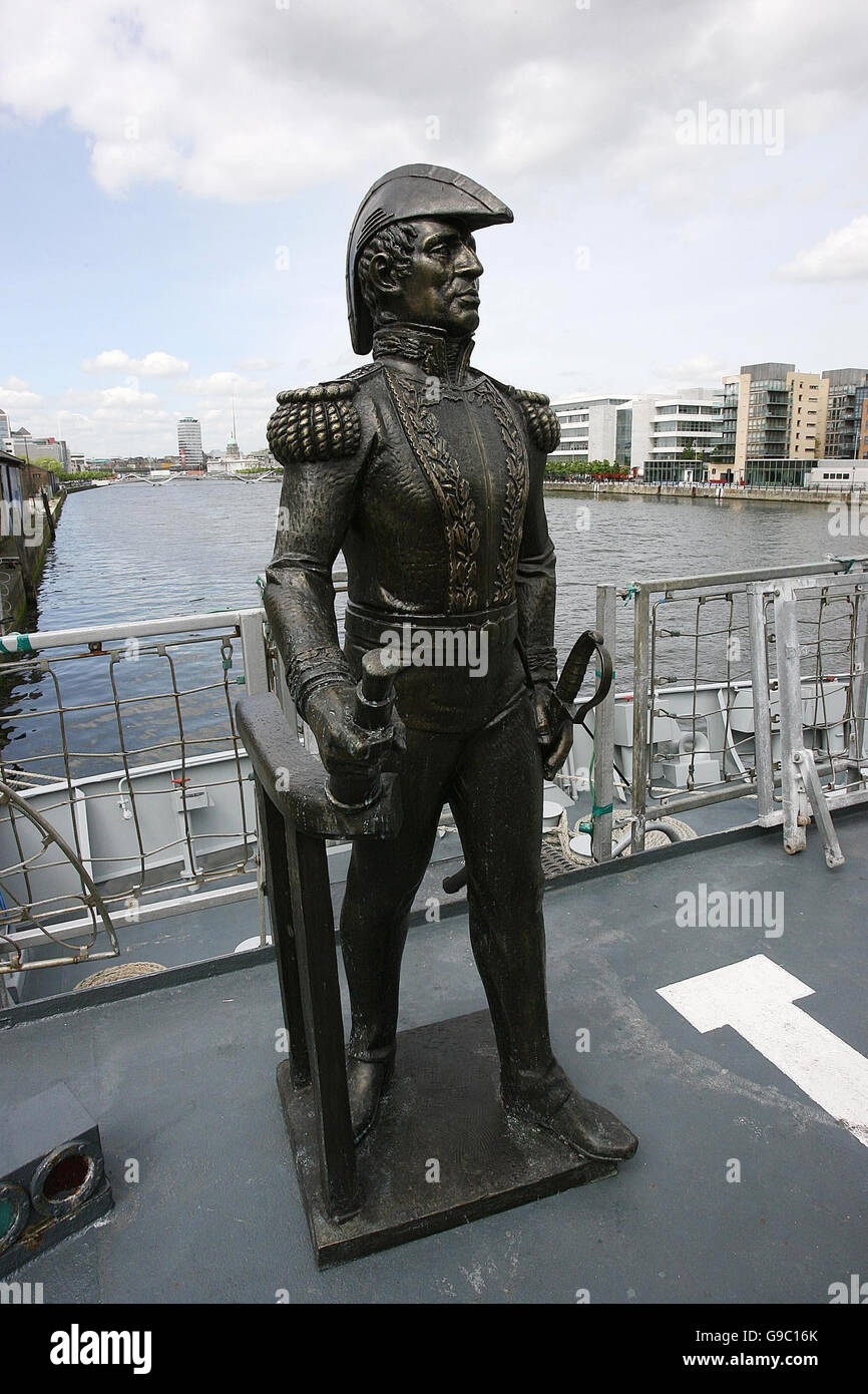SOCIAL Statue Ireland Stock Photo - Alamy