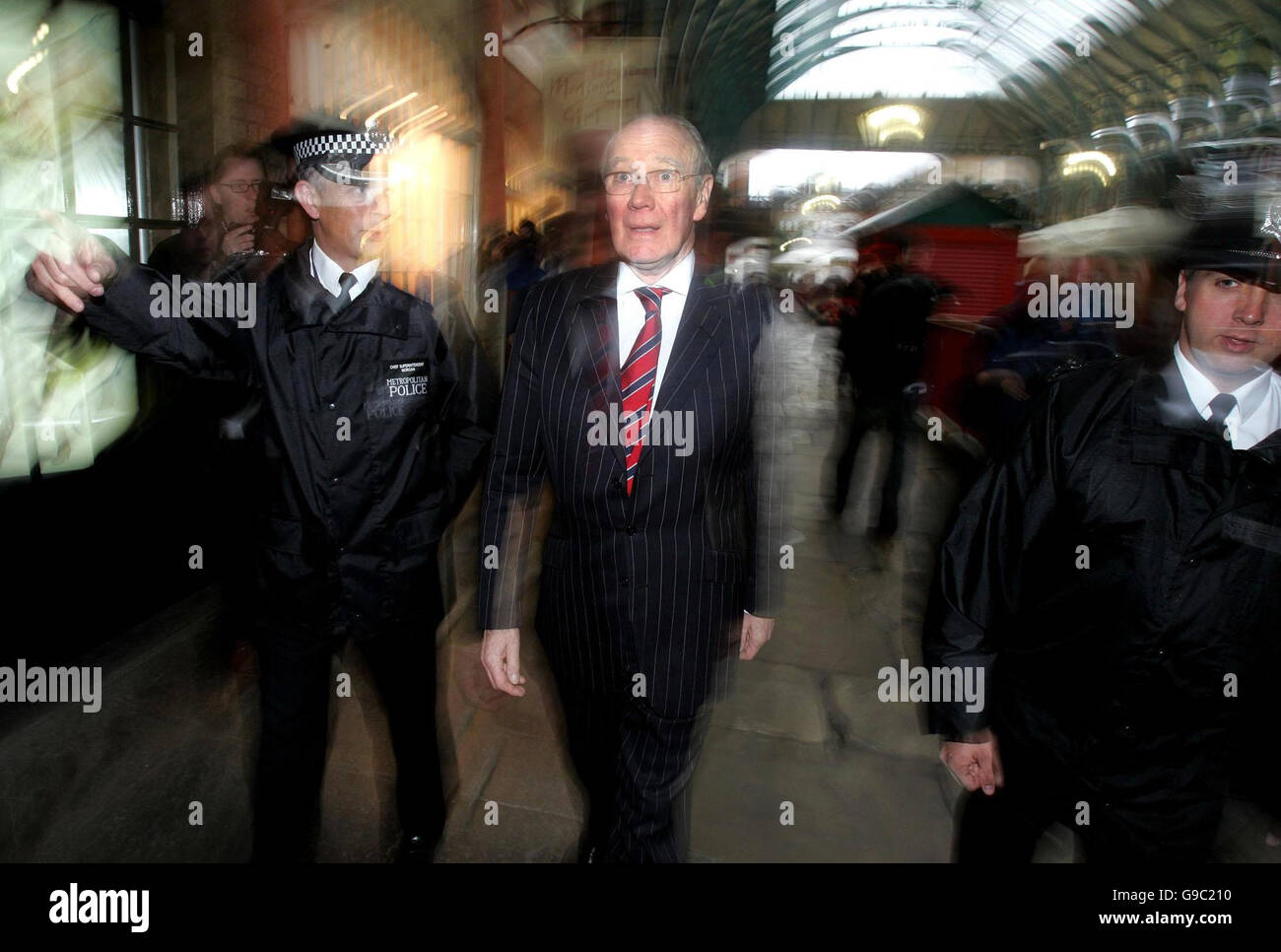 Sir alan campbell chief hi-res stock photography and images - Alamy