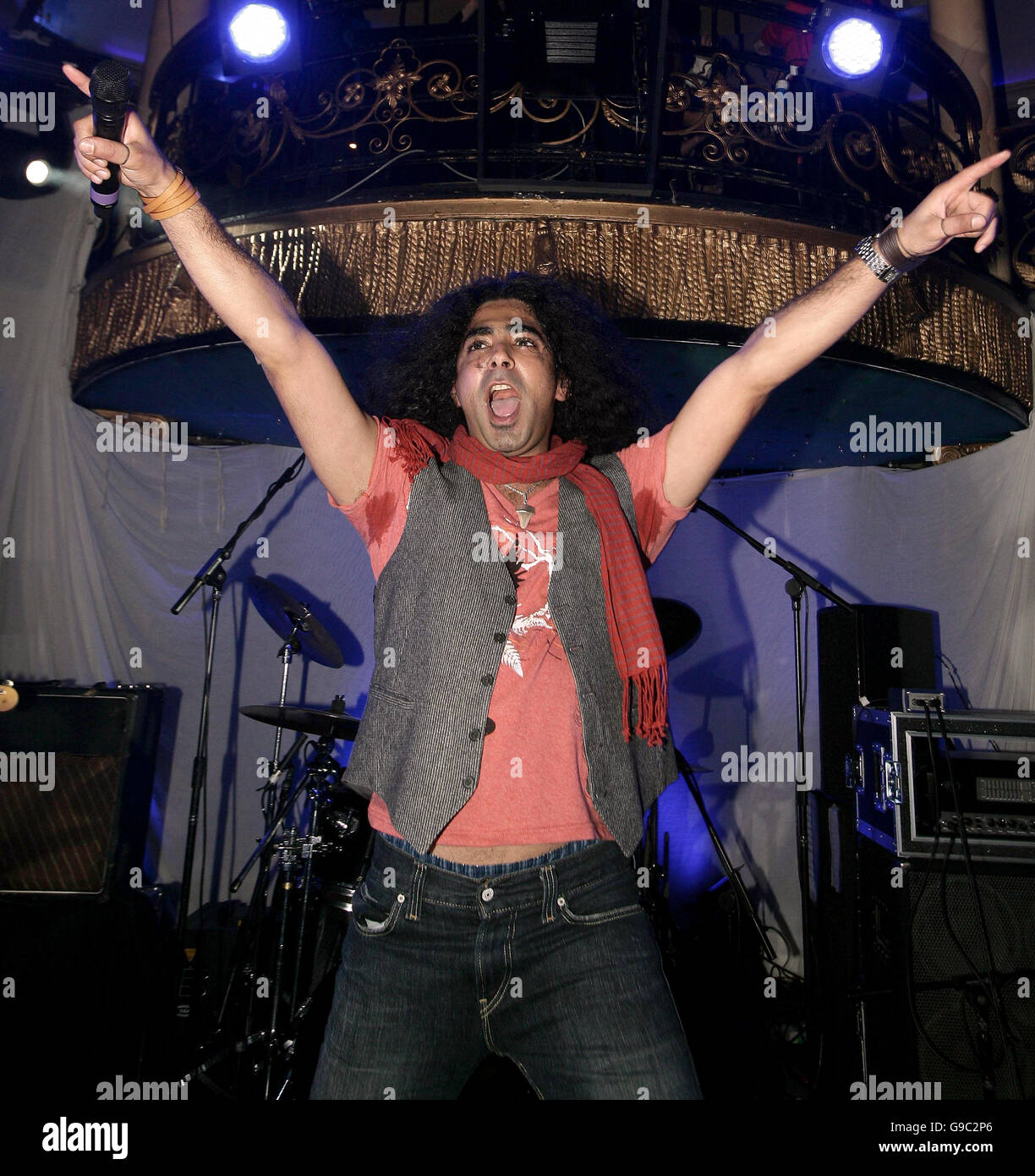 Bahrain born Shake the lead singer of rock band "Brothermandude ...