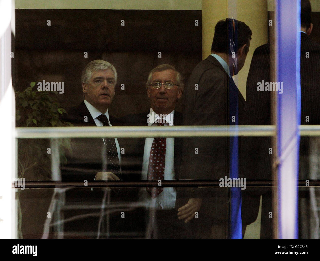 Standard Life Chief Executive Sandy Crombie( left) with Standard Life ...