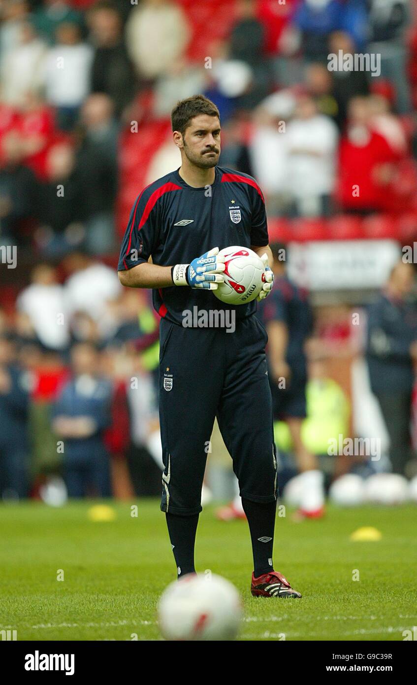 England goalkeeper scott carson hi-res stock photography and images - Alamy