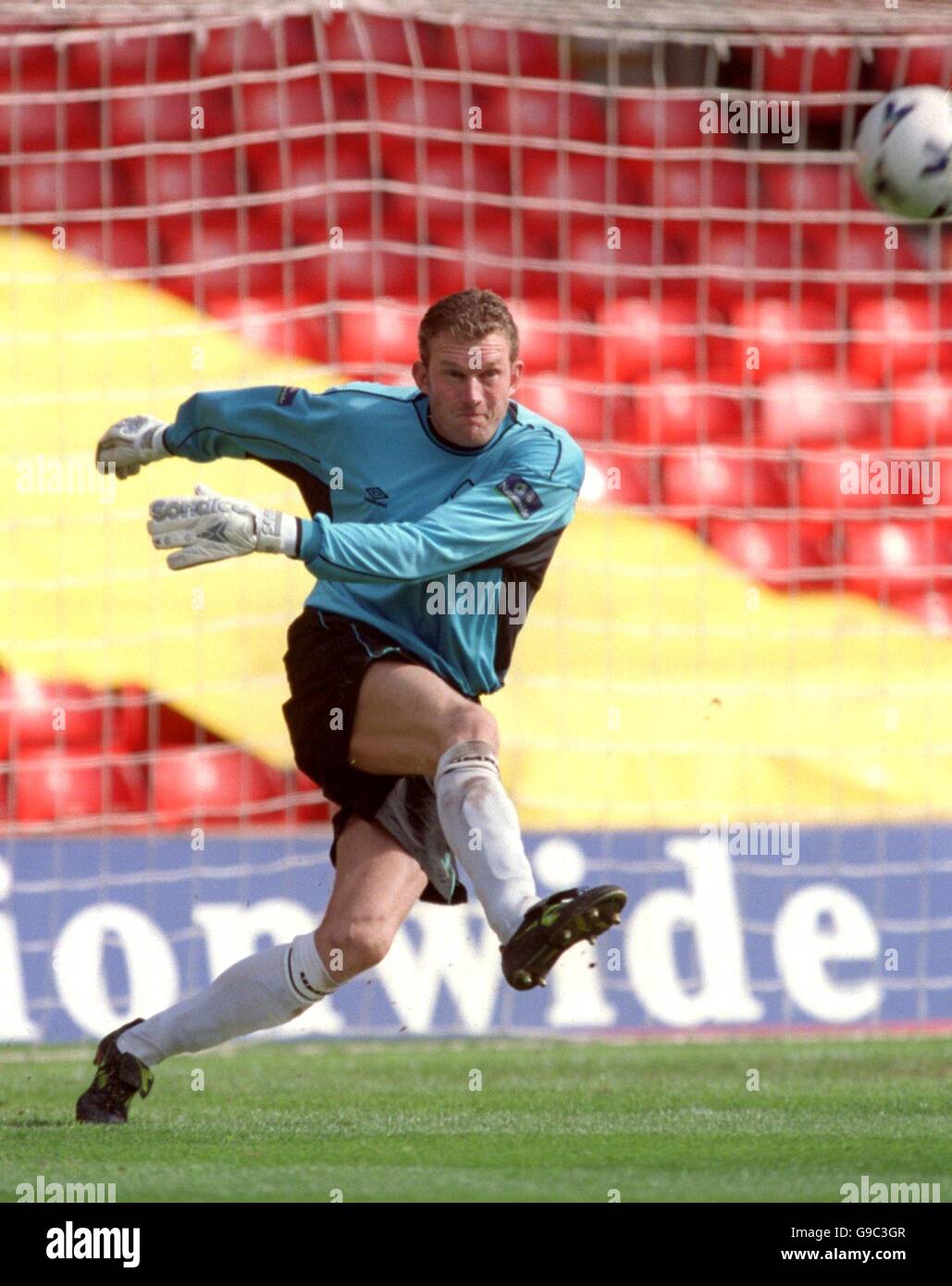 Nottingham Forest goalkeeper Dave Beasant in action as he becomes the ...
