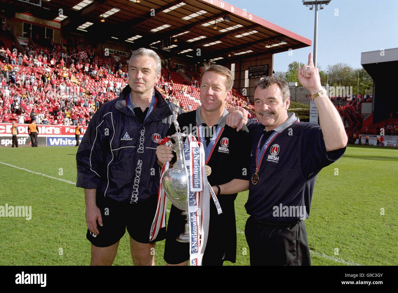 English first division trophy hi-res stock photography and images - Alamy