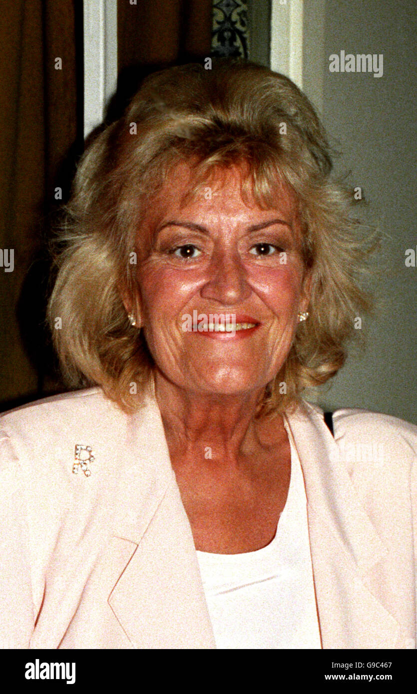 Foyles Literary Luncheon. Columnist Jean Rook Stock Photo - Alamy