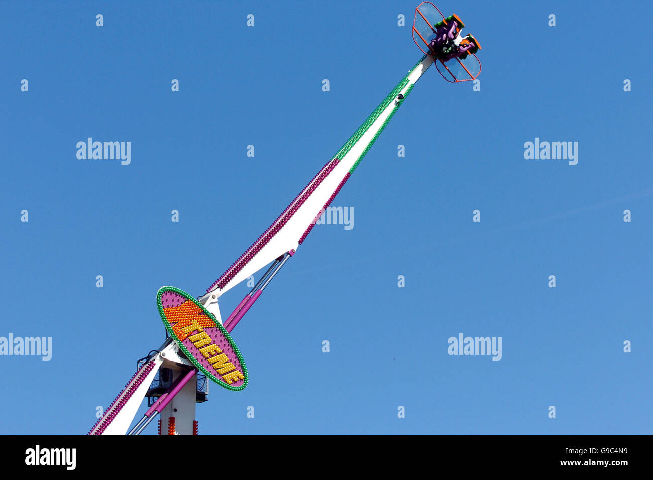 Fairground attractions at epsom downs racecourse hi-res stock ...
