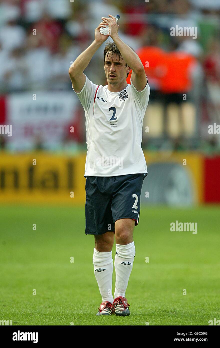 Gary neville england international hi-res stock photography and images ...