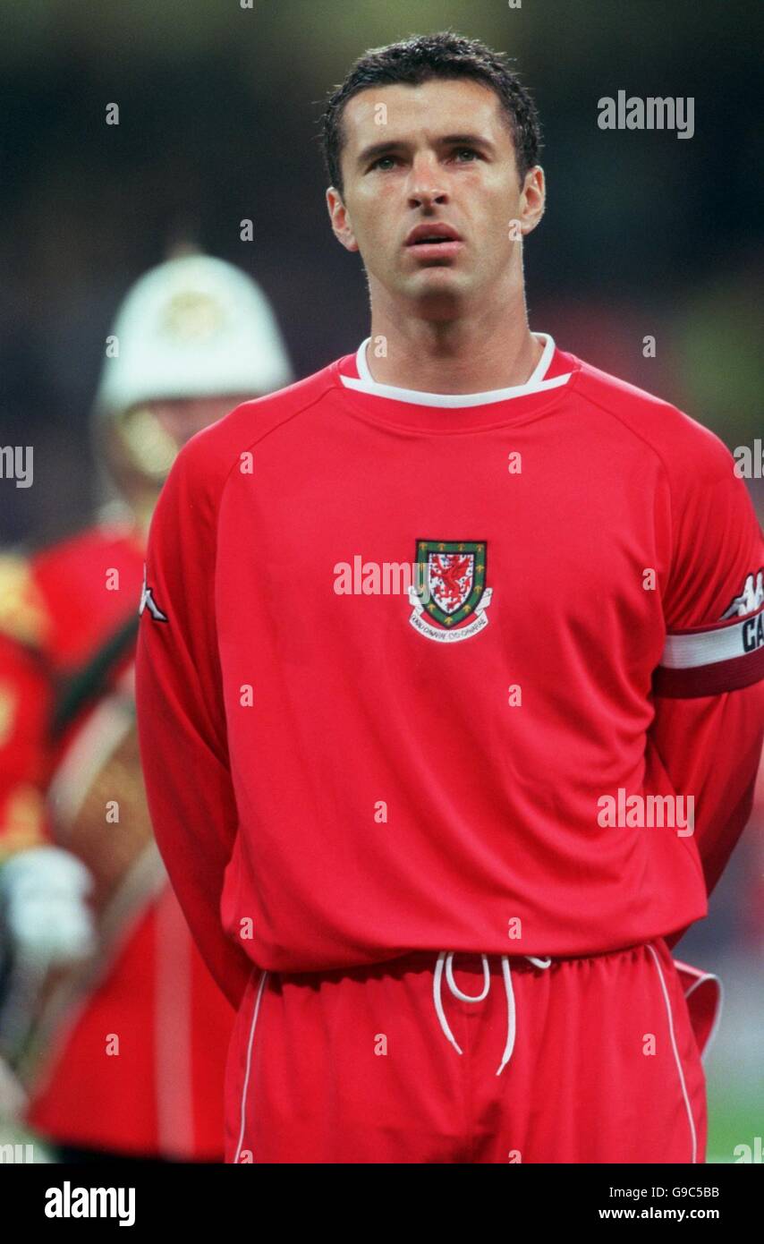 Gary speed brazil hi-res stock photography and images - Alamy