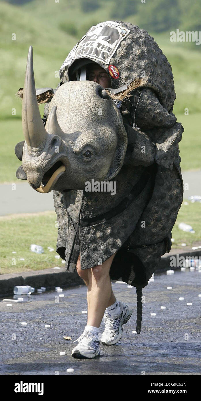 SCOTLAND Marathon. A rhino competes in the Edinburgh Marathon Stock ...