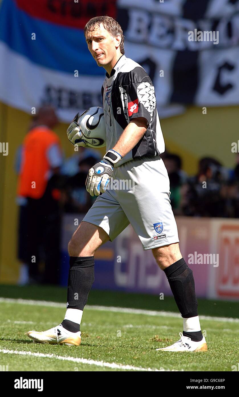 Goalkeeper of serbia montenegro hi-res stock photography and images - Alamy