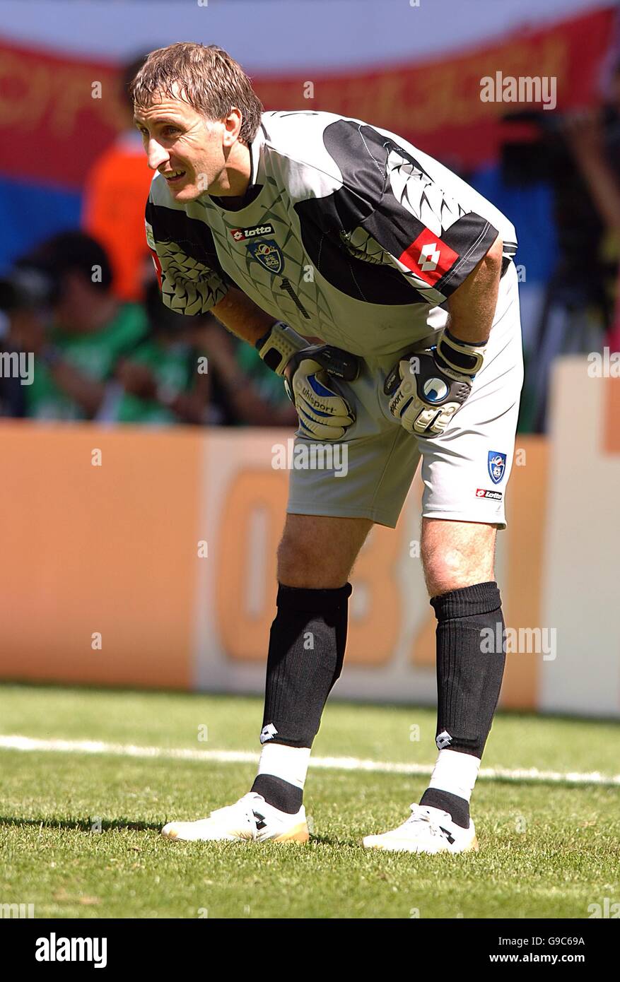 Goalkeeper of serbia montenegro hi-res stock photography and images - Alamy