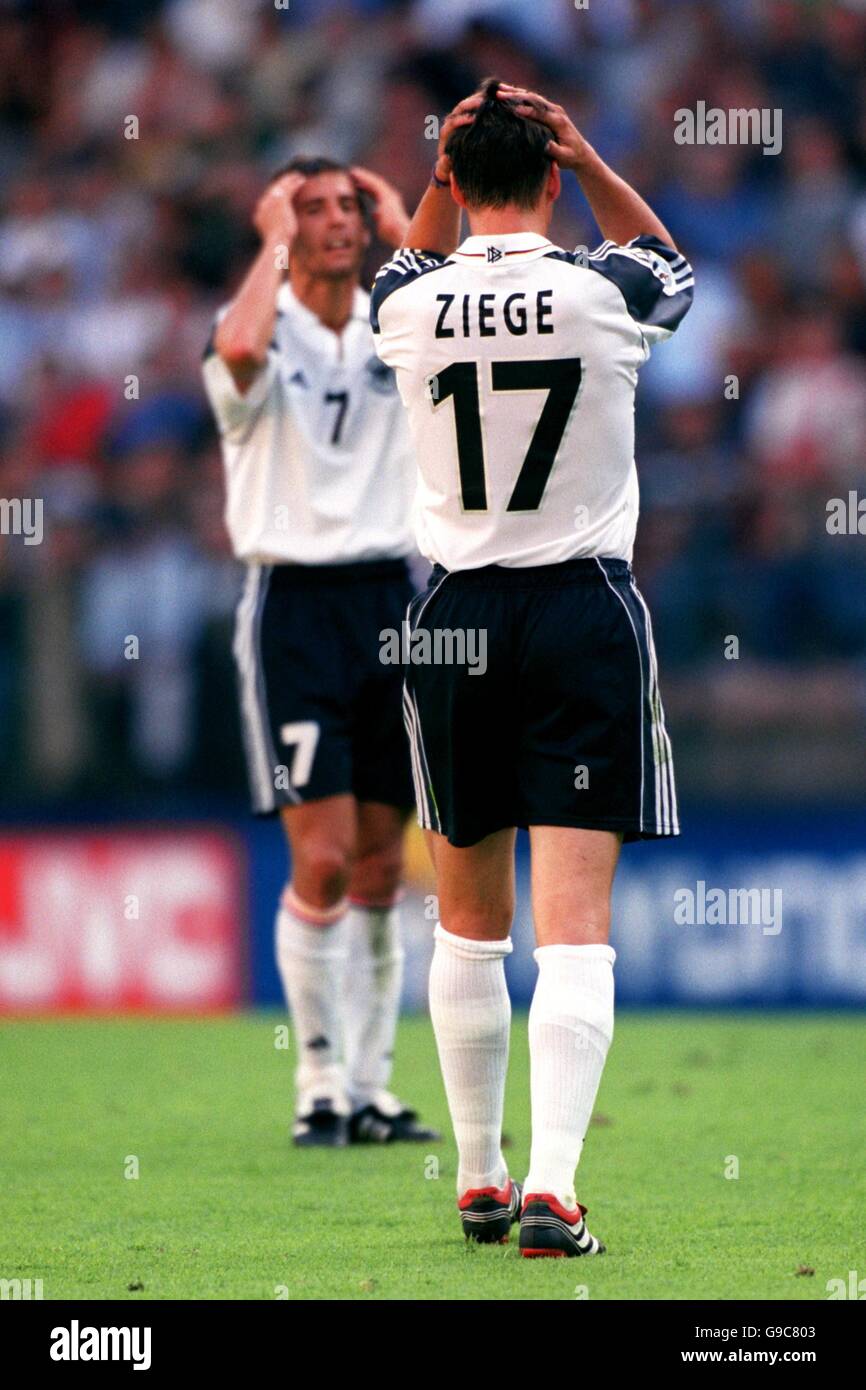 Euro 2000 mehmet scholl romania hi-res stock photography and images - Alamy