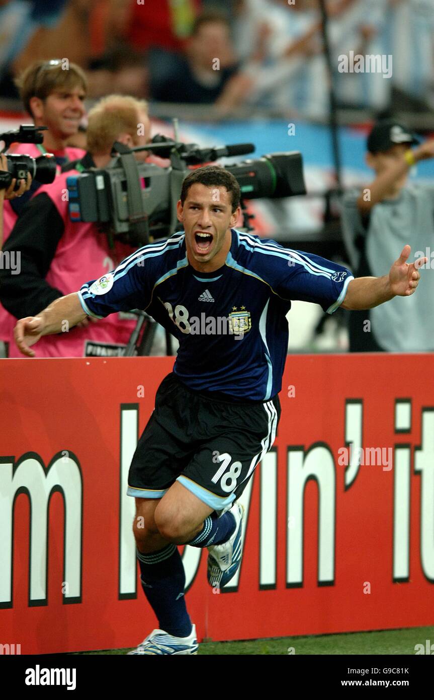 Argentinas rodriguez maxi celebrates scoring the third goal hi-res ...