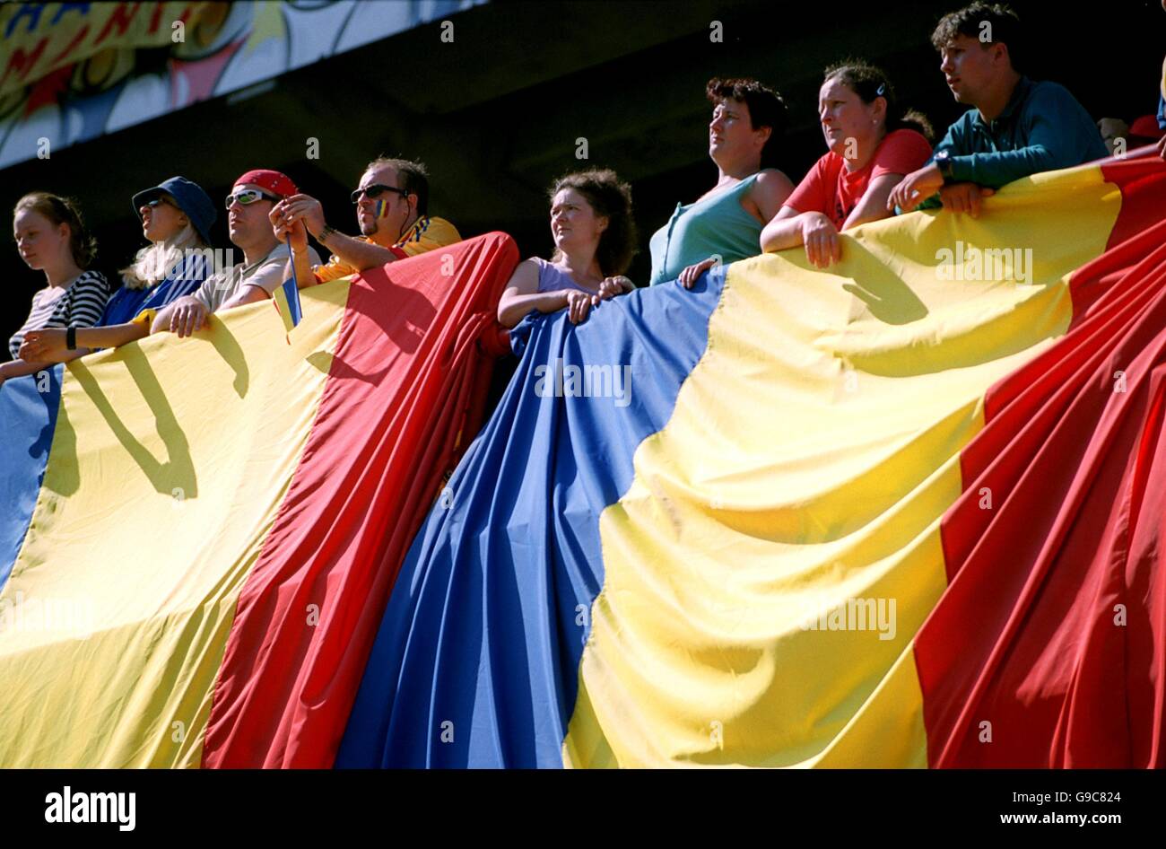 Flag huge tricolore fans crowd football hi-res stock photography and ...
