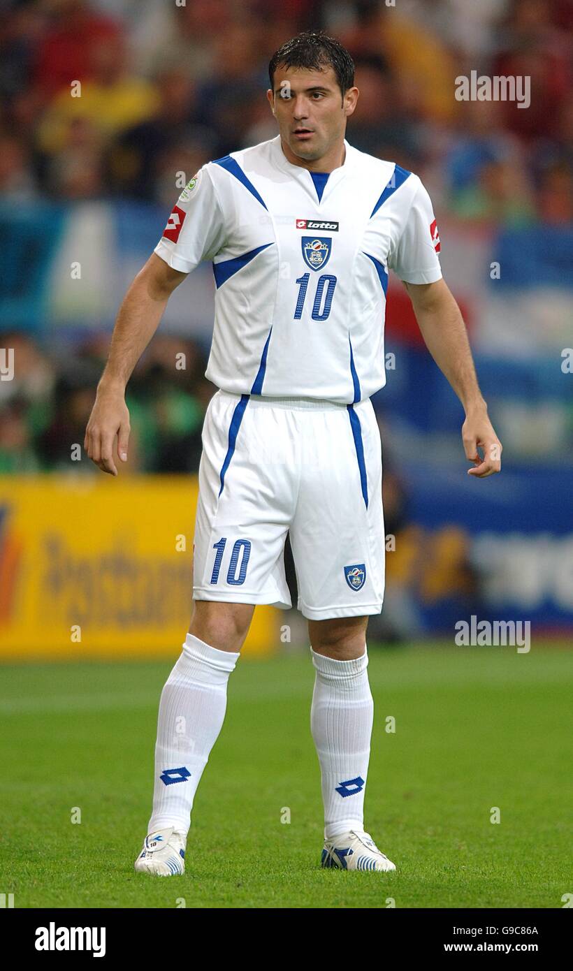 Stankovic world cup 2006 hi-res stock photography and images - Alamy