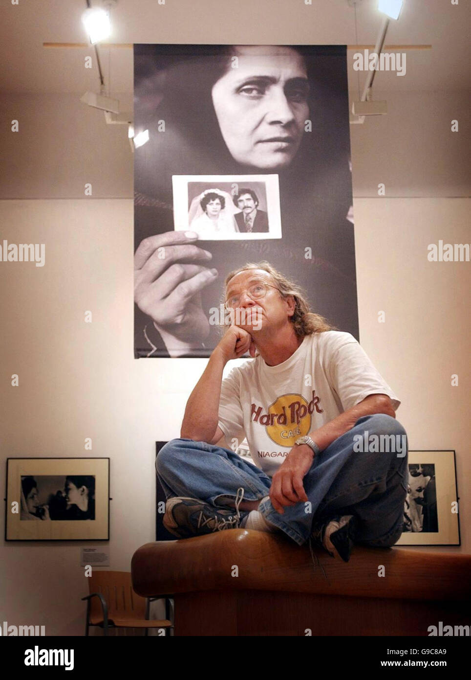 Bruce King, 60, views photographs by award winning Jenny Matthews that ...