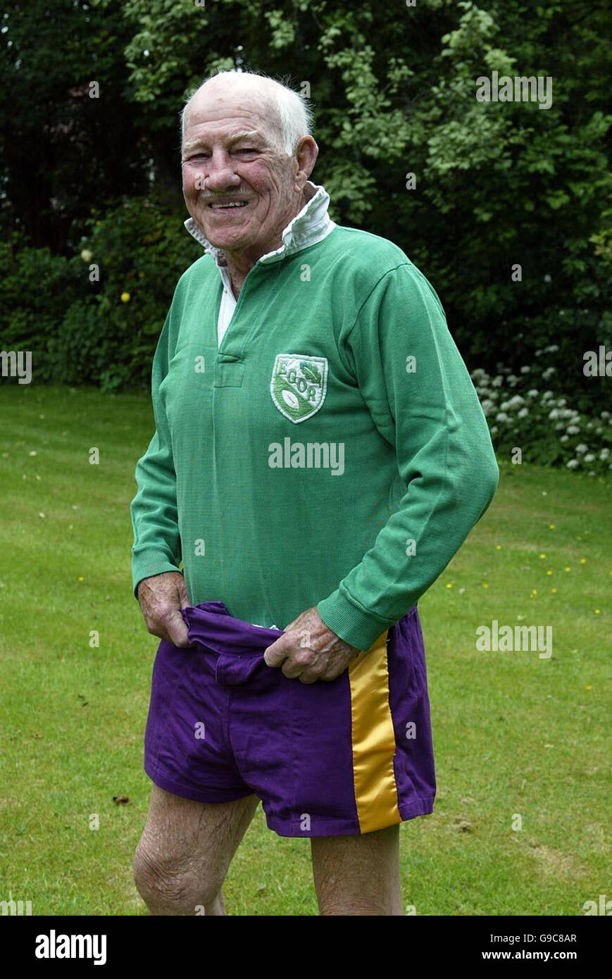 2006 the worlds oldest rugby player hi-res stock photography and images ...