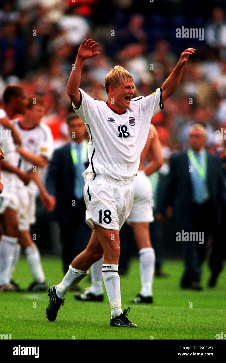 Soccer euro 2000 group spain hi-res stock photography and images - Alamy