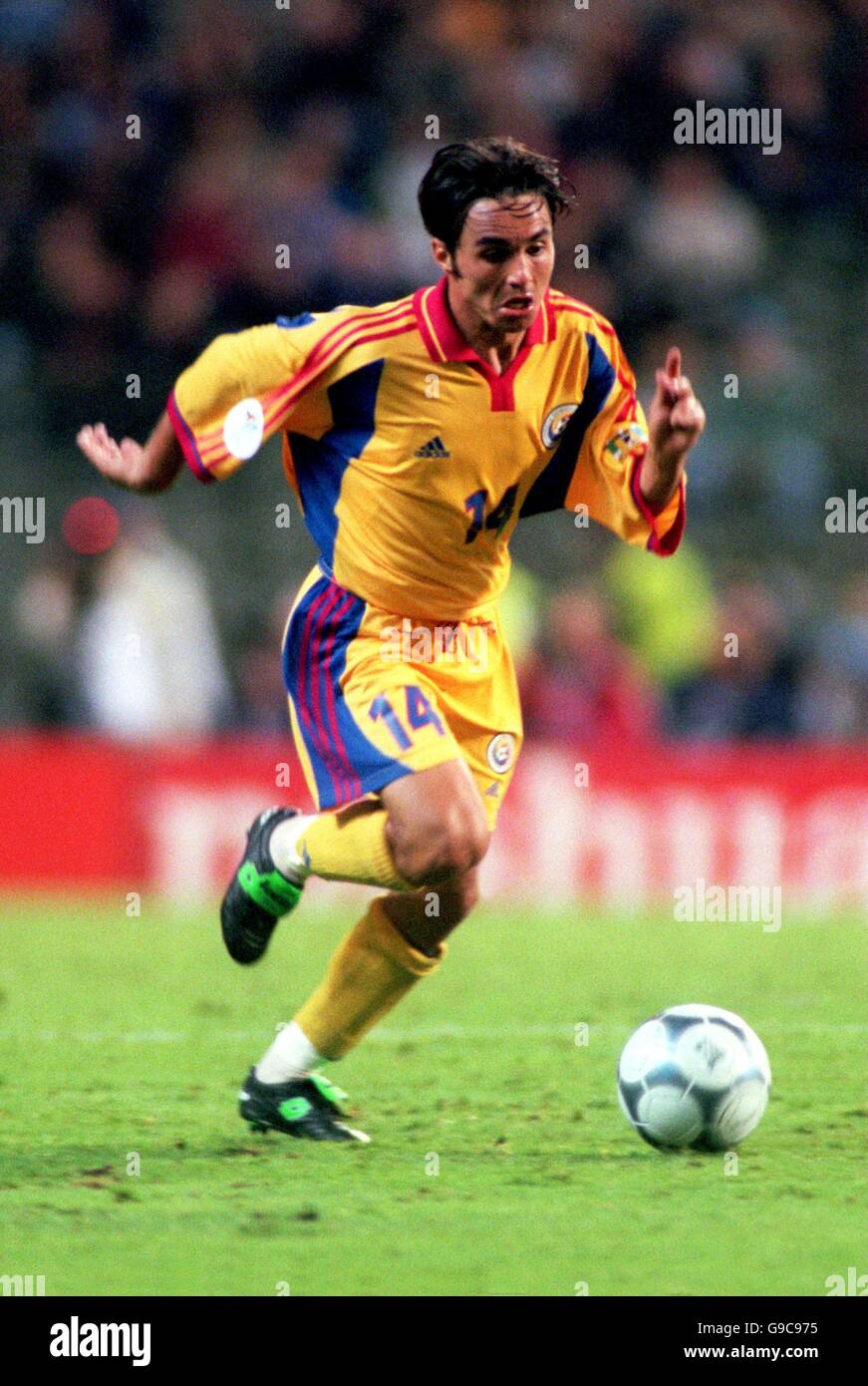 Soccer - Euro 2000 - Quarter Final - Italy v Romania Stock Photo - Alamy