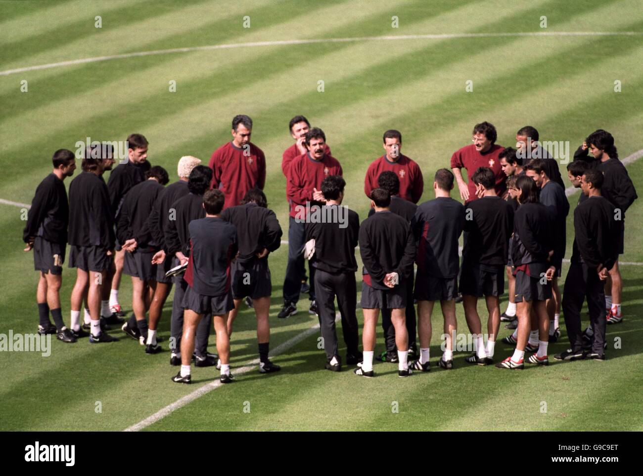 Portugal football team 2000 hi-res stock photography and images - Alamy