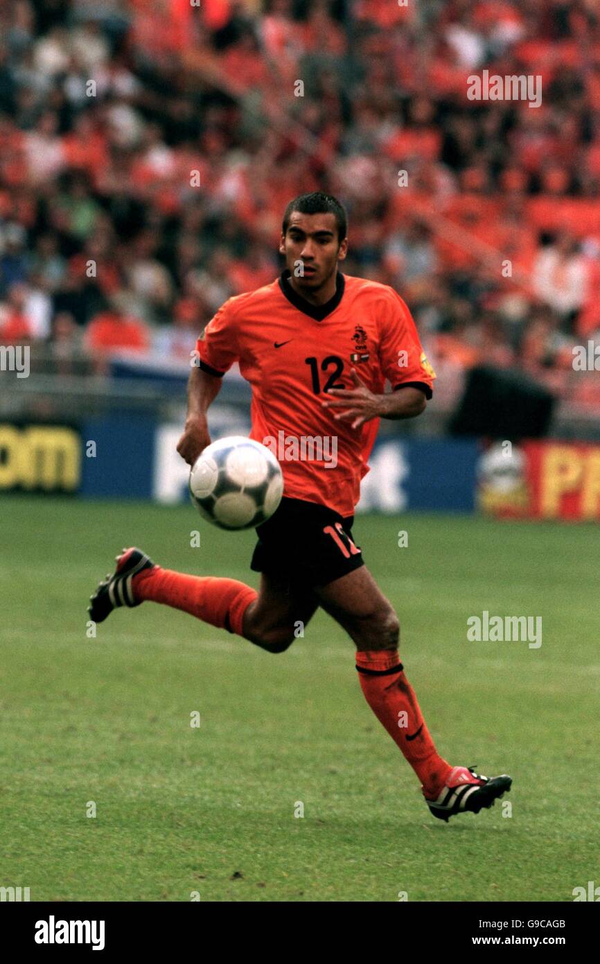 Soccer euro 2000 semi final italy v holland hi-res stock photography ...