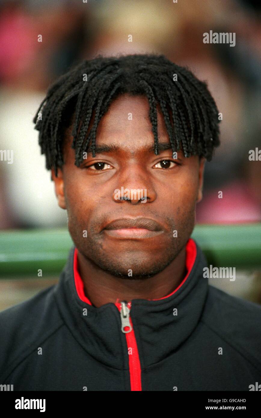 Mpenza euro 2000 hi-res stock photography and images - Alamy