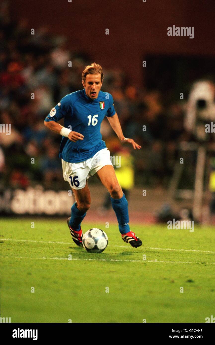 Soccer - Euro 2000 - Group B - Italy v Belgium Stock Photo - Alamy