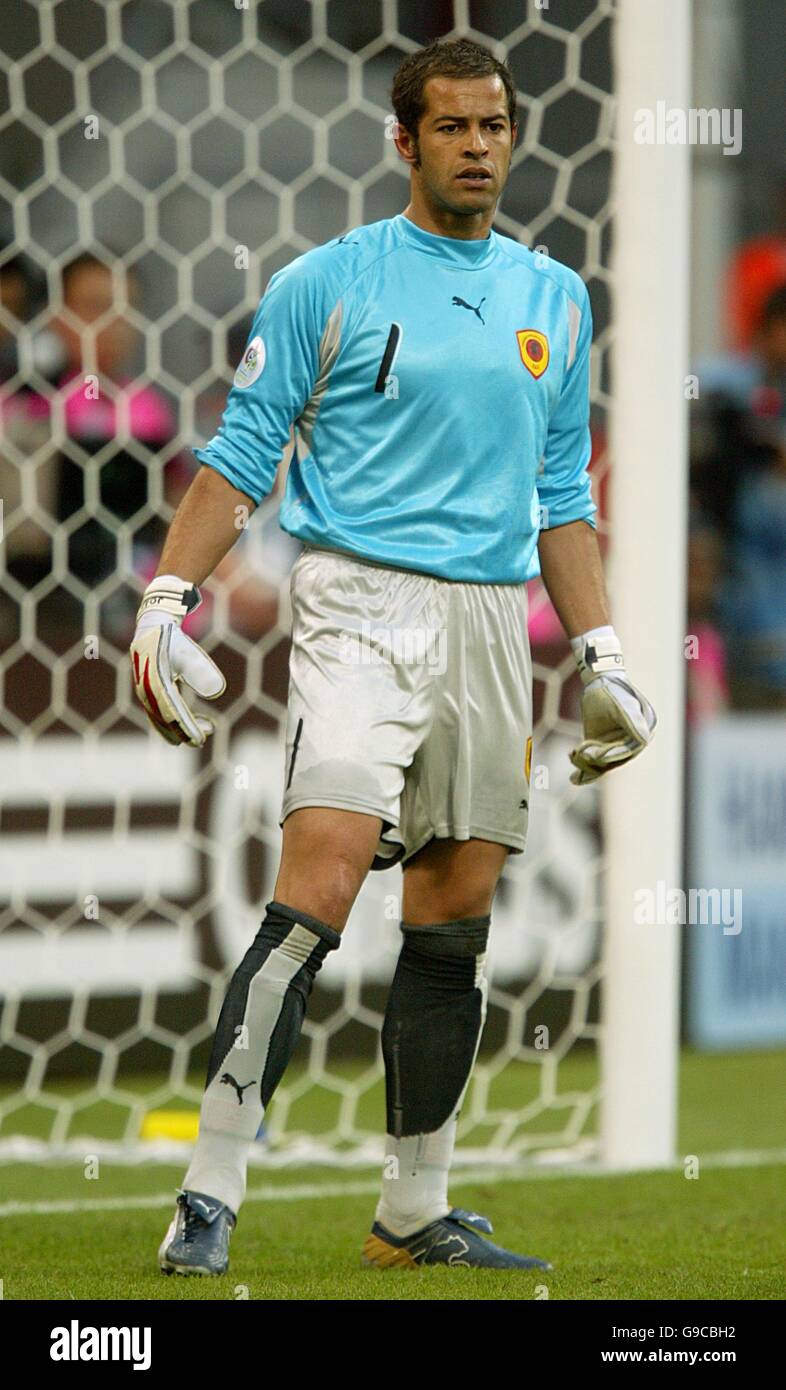 Angola goalkeeper hi-res stock photography and images - Alamy