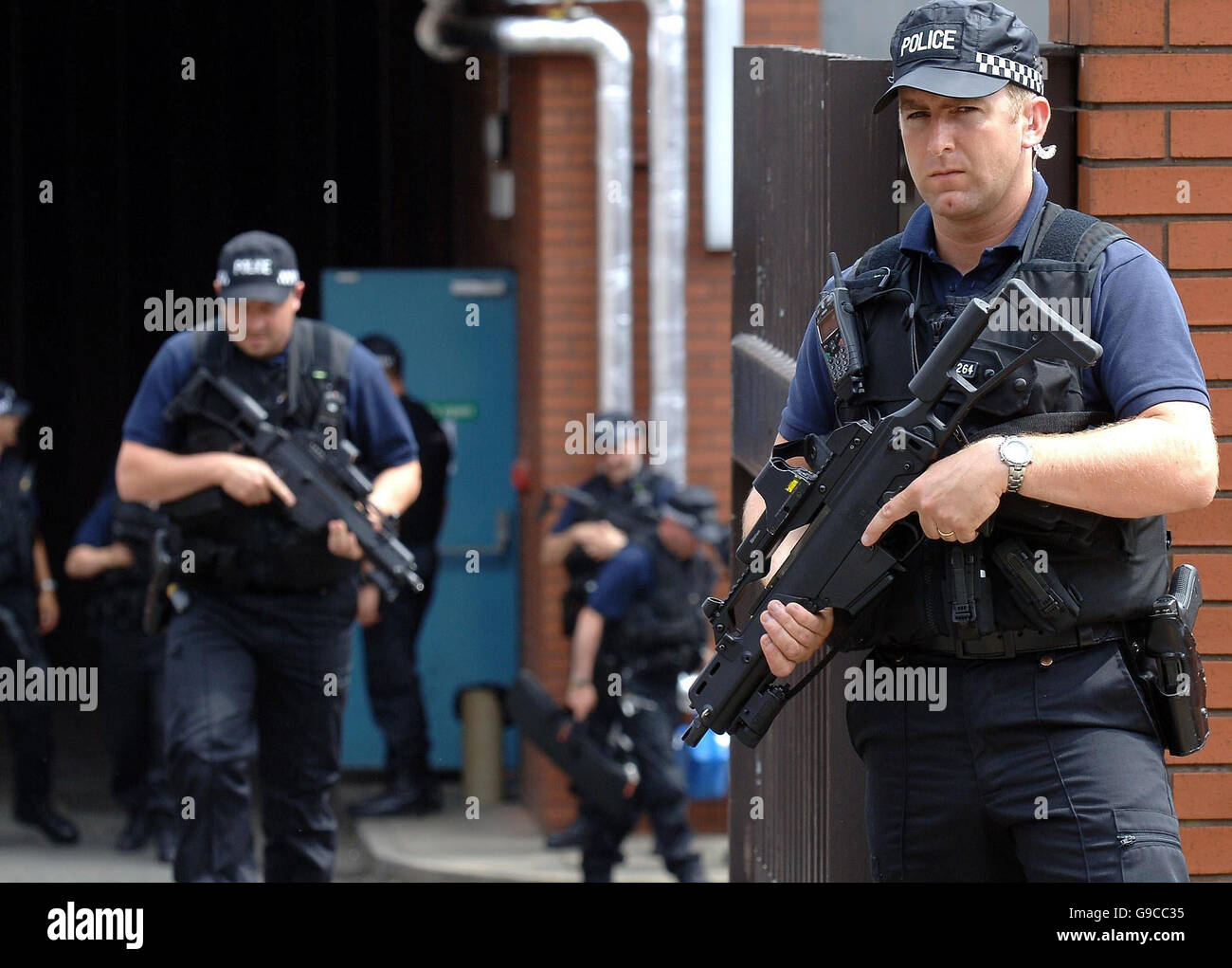 Armed police seal off roads around the Crown Courts in Leeds city ...
