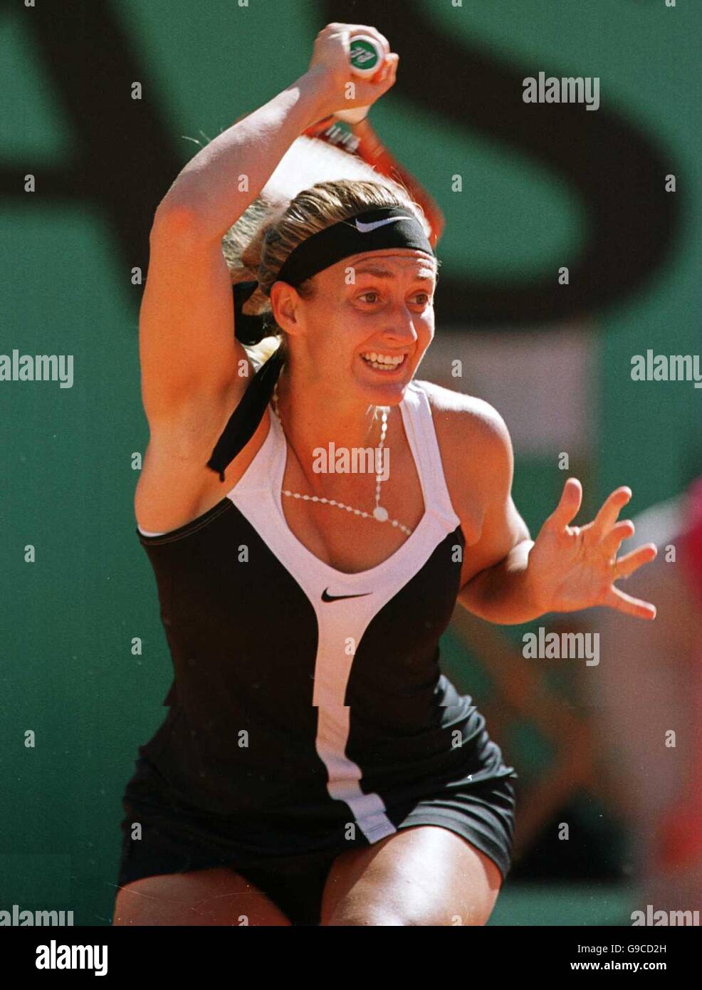 Tennis - French Open Roland Garros 2000. Mary Pierce hits a return ...