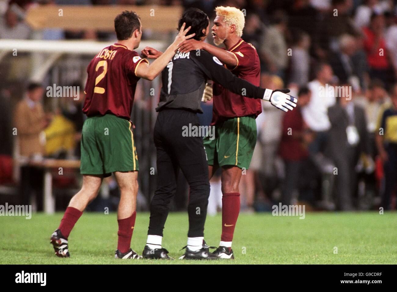 Soccer - Euro 2000 - Group A - Portugal v England Stock Photo - Alamy