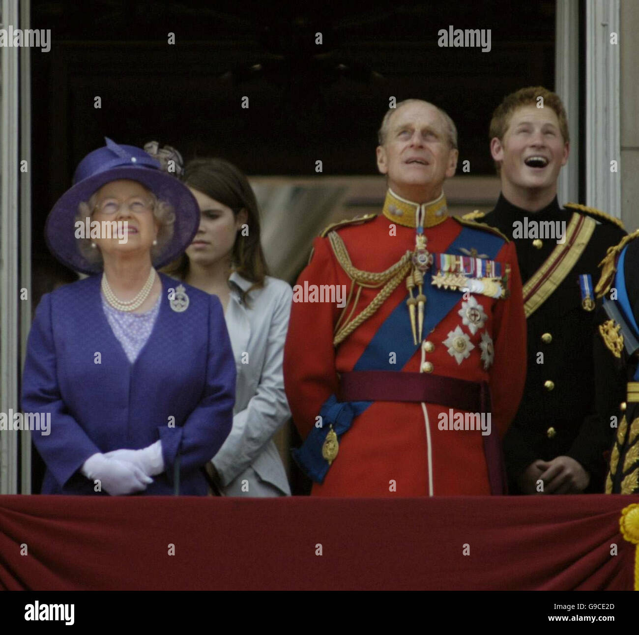 Royal family balcony flypast hi-res stock photography and images - Alamy
