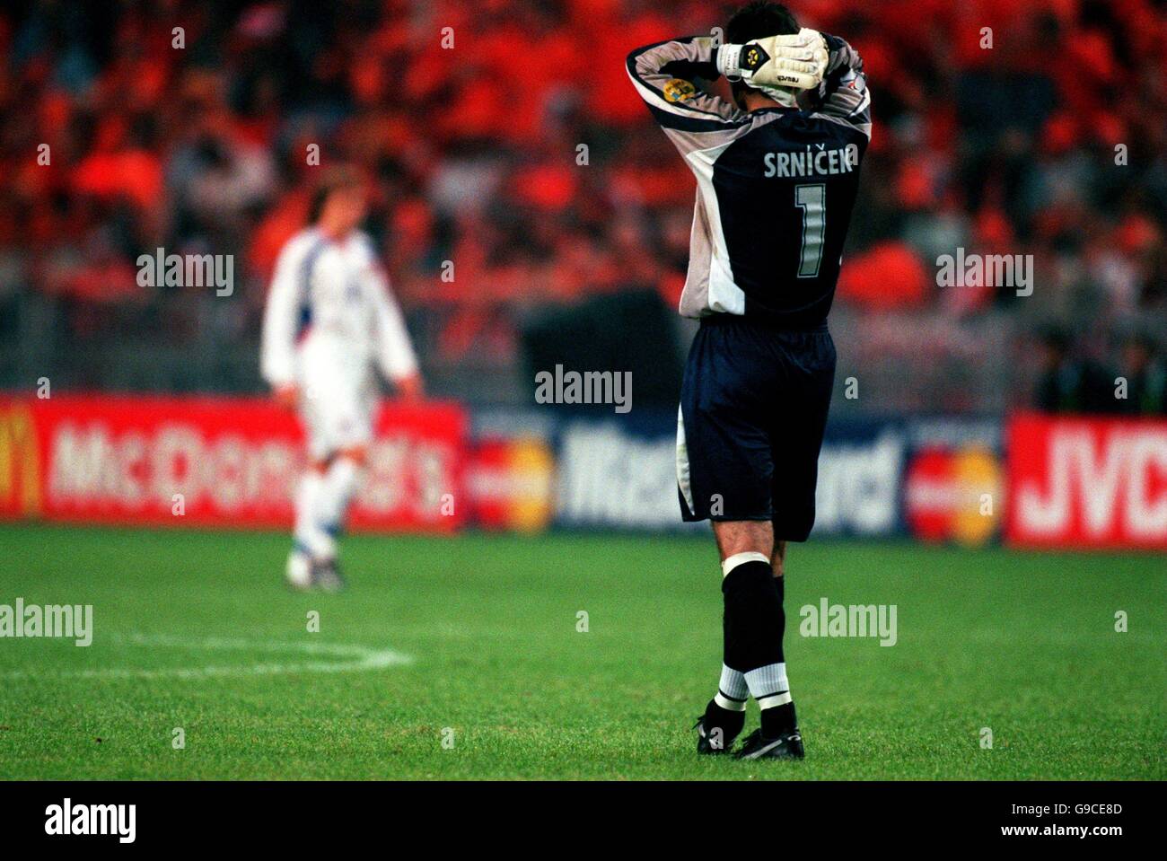 Soccer - Euro 2000 - Group D - Holland v Czech Republic. Czech Republic ...