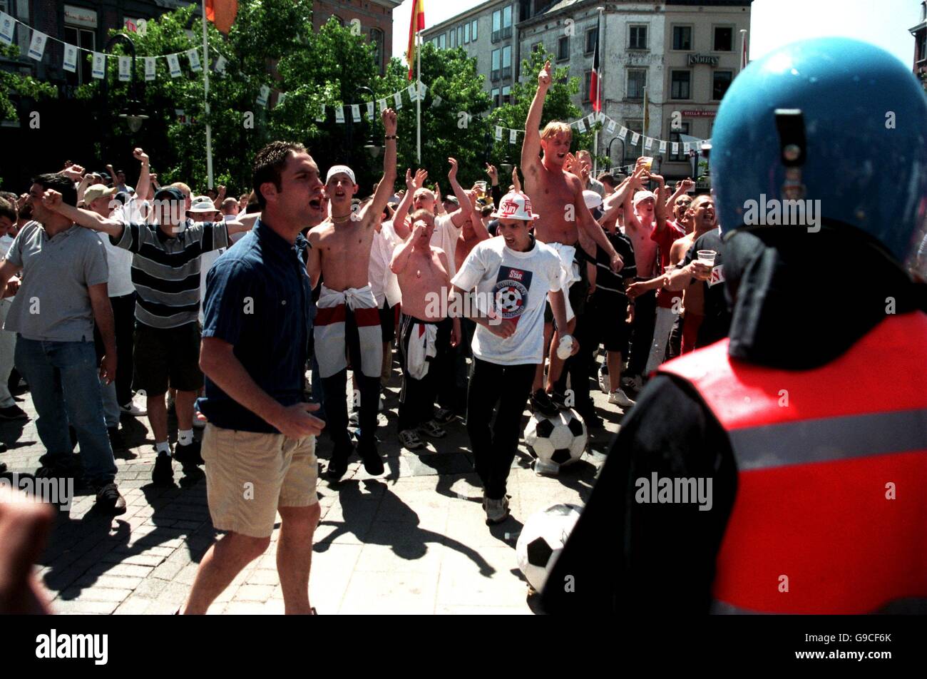 Euro 2000 england fans hi-res stock photography and images - Alamy