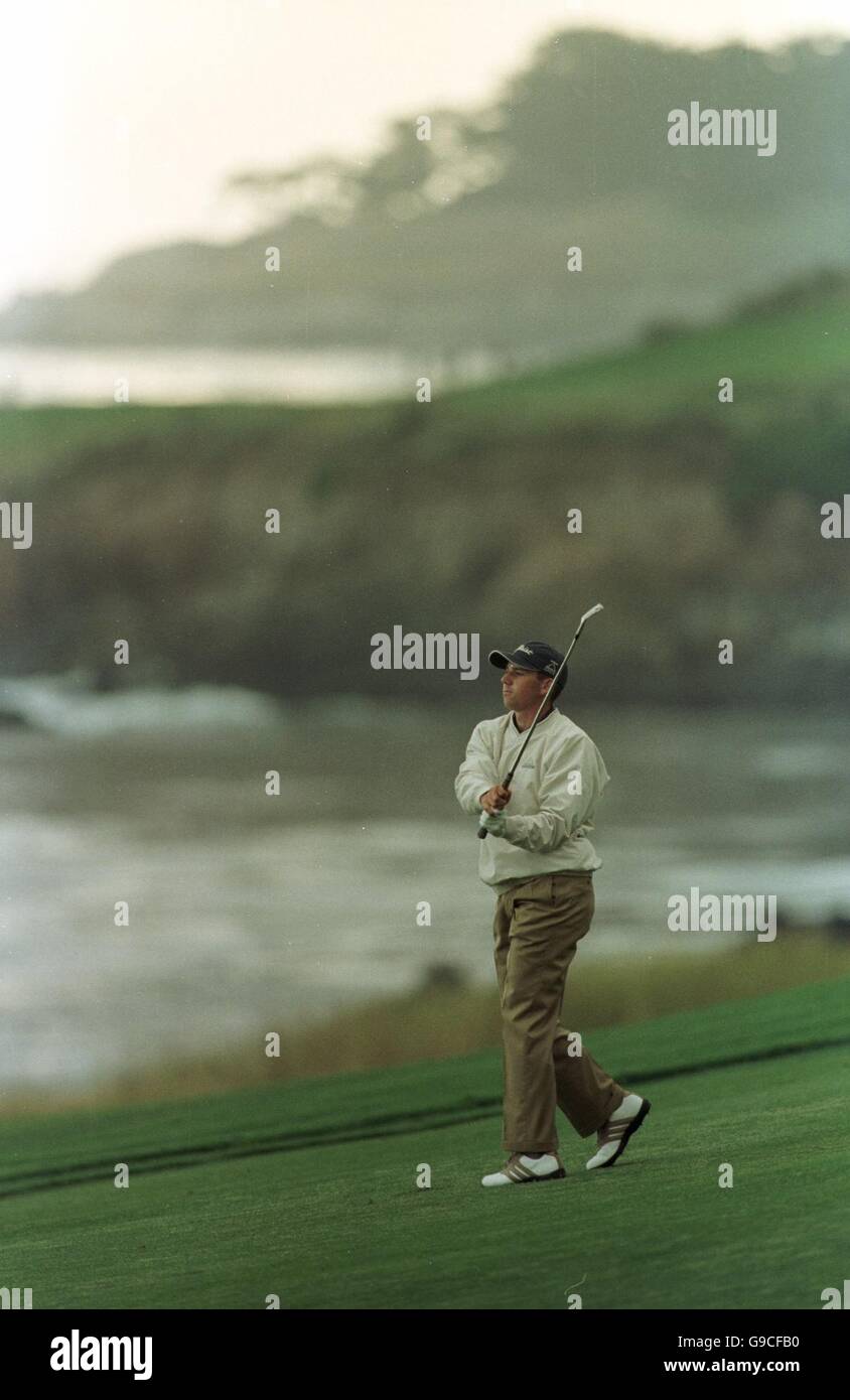 Golf - 2000 US Open Championship - Second Day. Sergio Garcia plays from ...