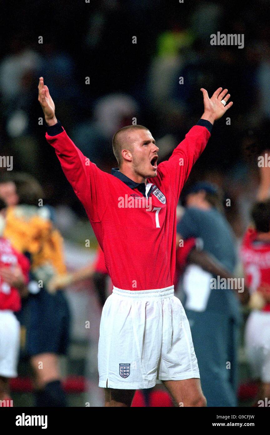 Soccer - Euro 2000 - Group A - England v Germany. England's David ...