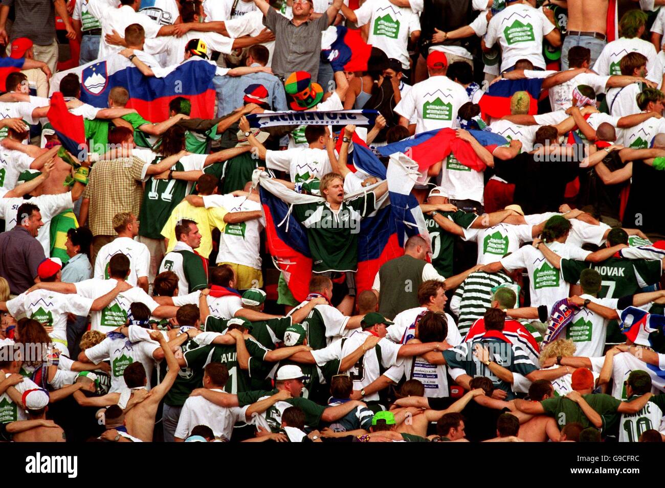 Soccer - Euro 2000 - Group C - Yugoslavia v Slovenia Stock Photo - Alamy